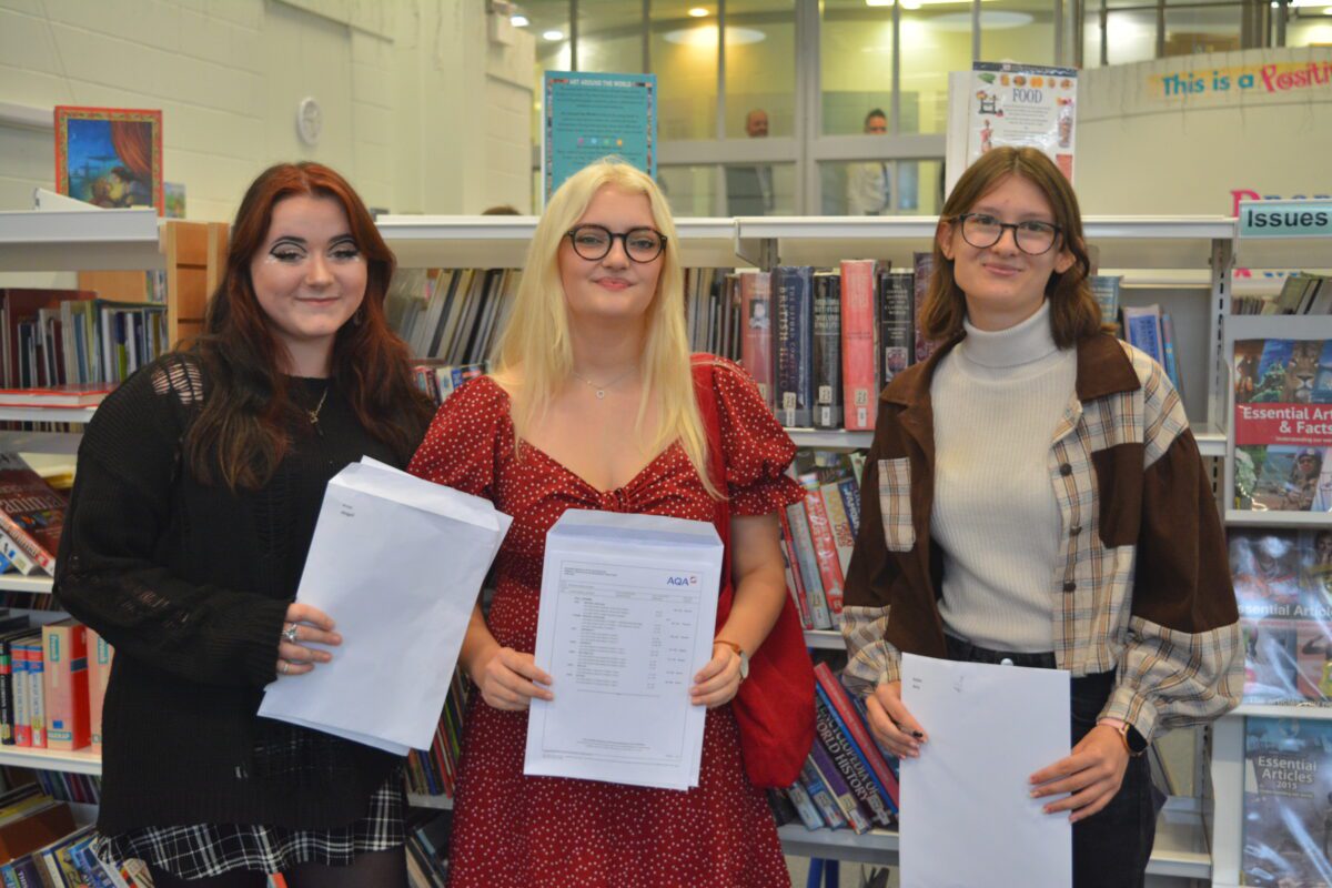 Retford Oaks Academy proudly celebrates GCSE results - Retford Oaks Academy