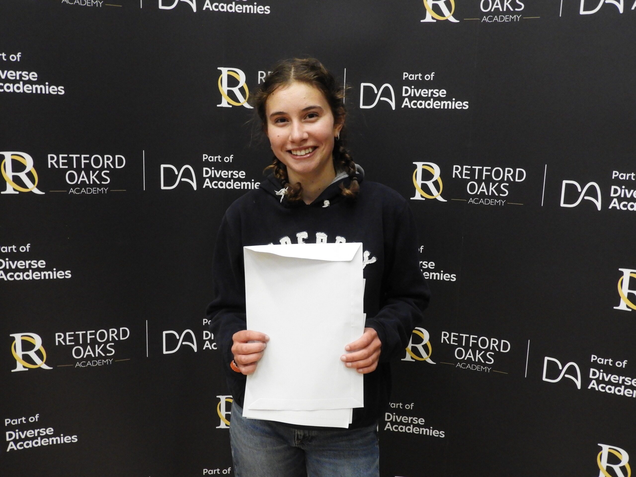 Retford Oaks Academy students shine with GCSE results - Retford Oaks ...