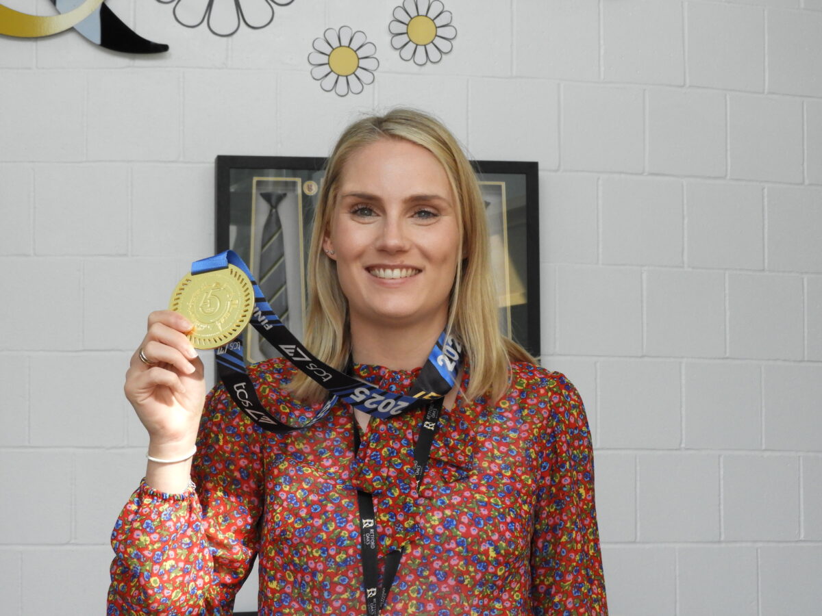 Mrs Daysh completes London Marathon - Retford Oaks Academy